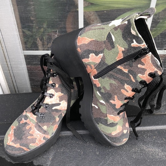 Rocket Dog | Shoes | Rocket Dog Camo Boots | Poshmark